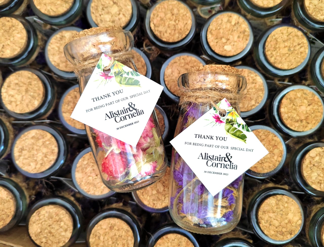 10 Unique And Interesting Wedding Door Gifts In Malaysia | Blog | Bridepay